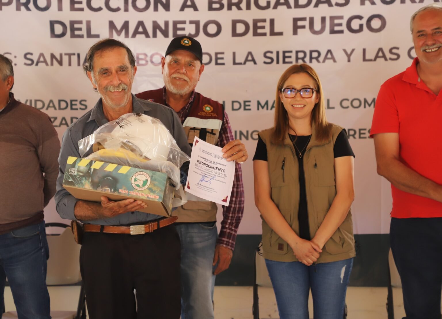 Continúa SEPUIMM entrega de equipamiento para brigadas contra incendios forestales - Bitácora BCS